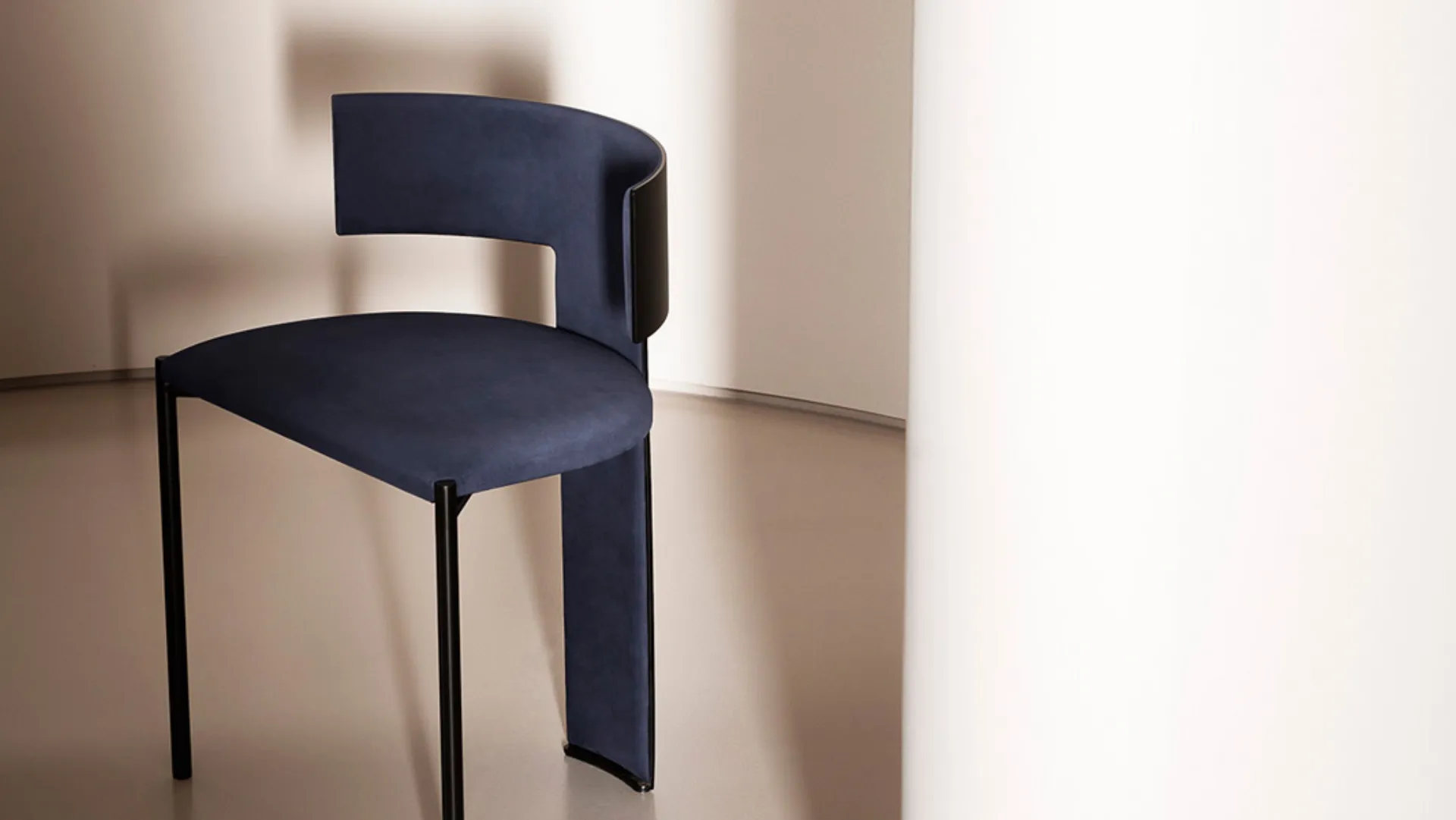 Zefir chair in Baxter leather