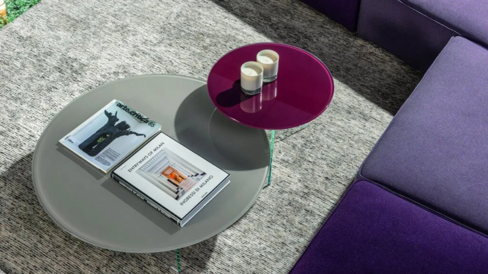 Air round coffee table in Lago glossy glass